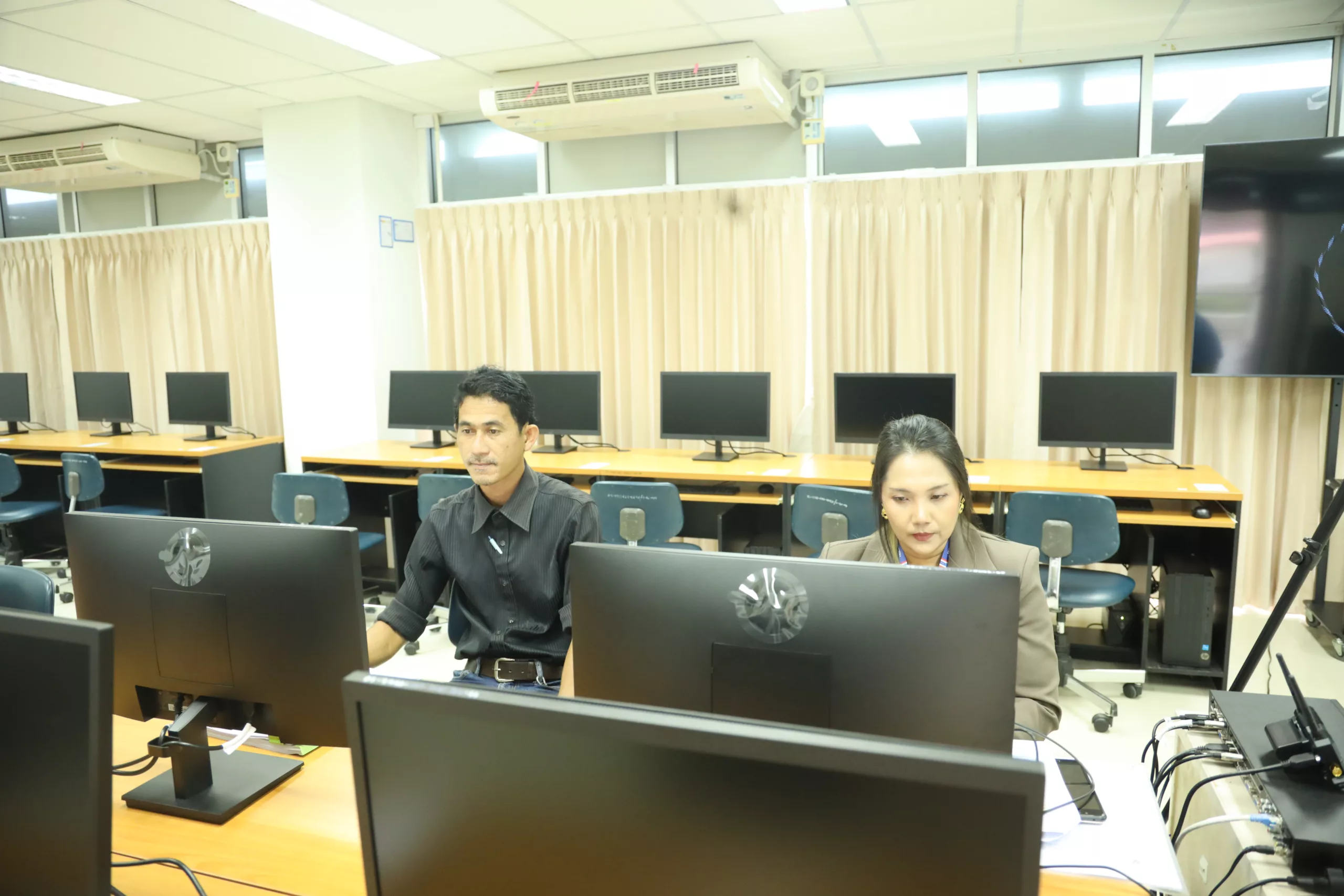 สำนักวิทยบริการเเละเทคโนโลยีสารสนเทศ จัดโครงการอบรมเชิงปฏิบัติการ การ ...