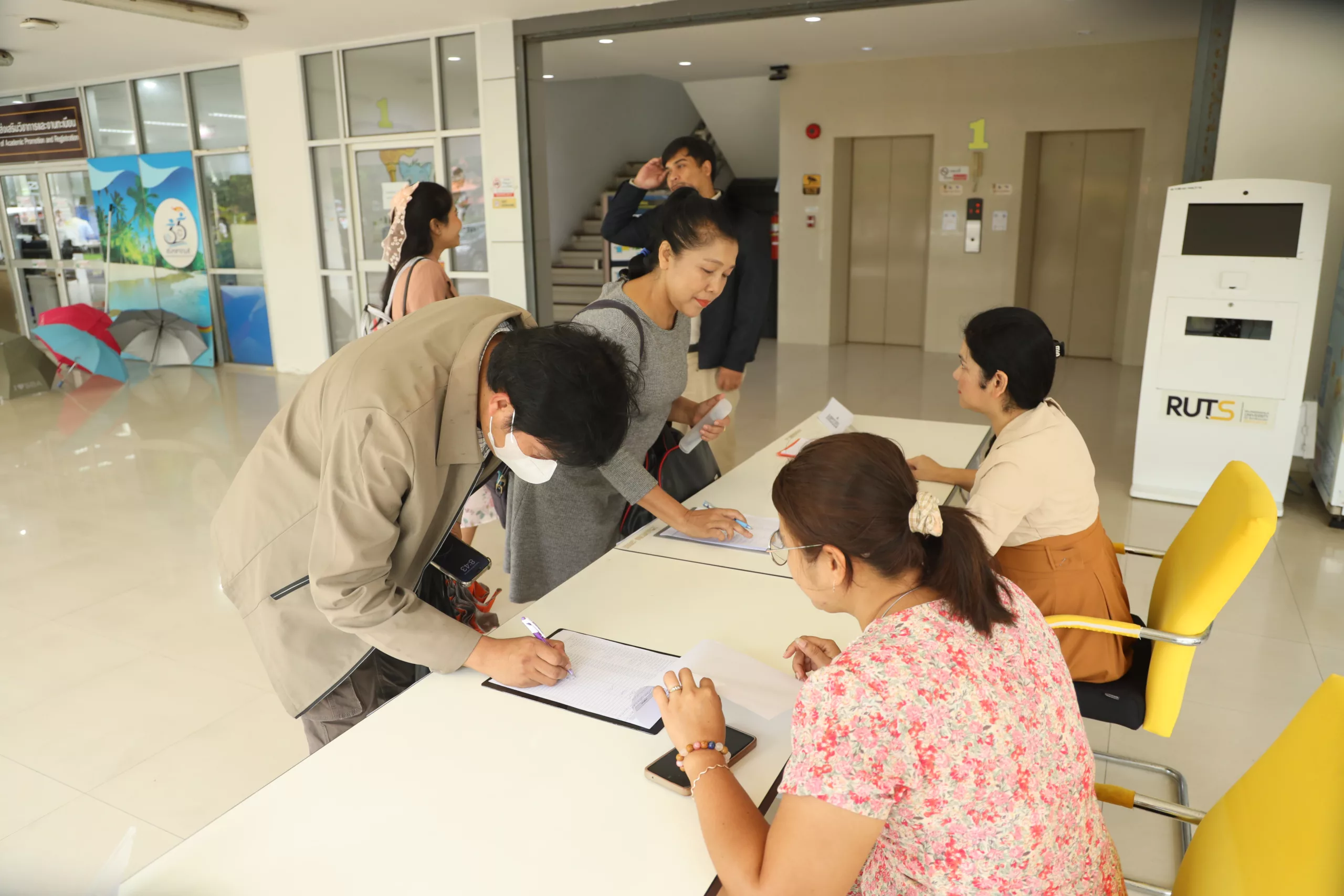 สำนักวิทยบริการเเละเทคโนโลยีสารสนเทศ จัดโครงการอบรมเชิงปฏิบัติการ การ ...