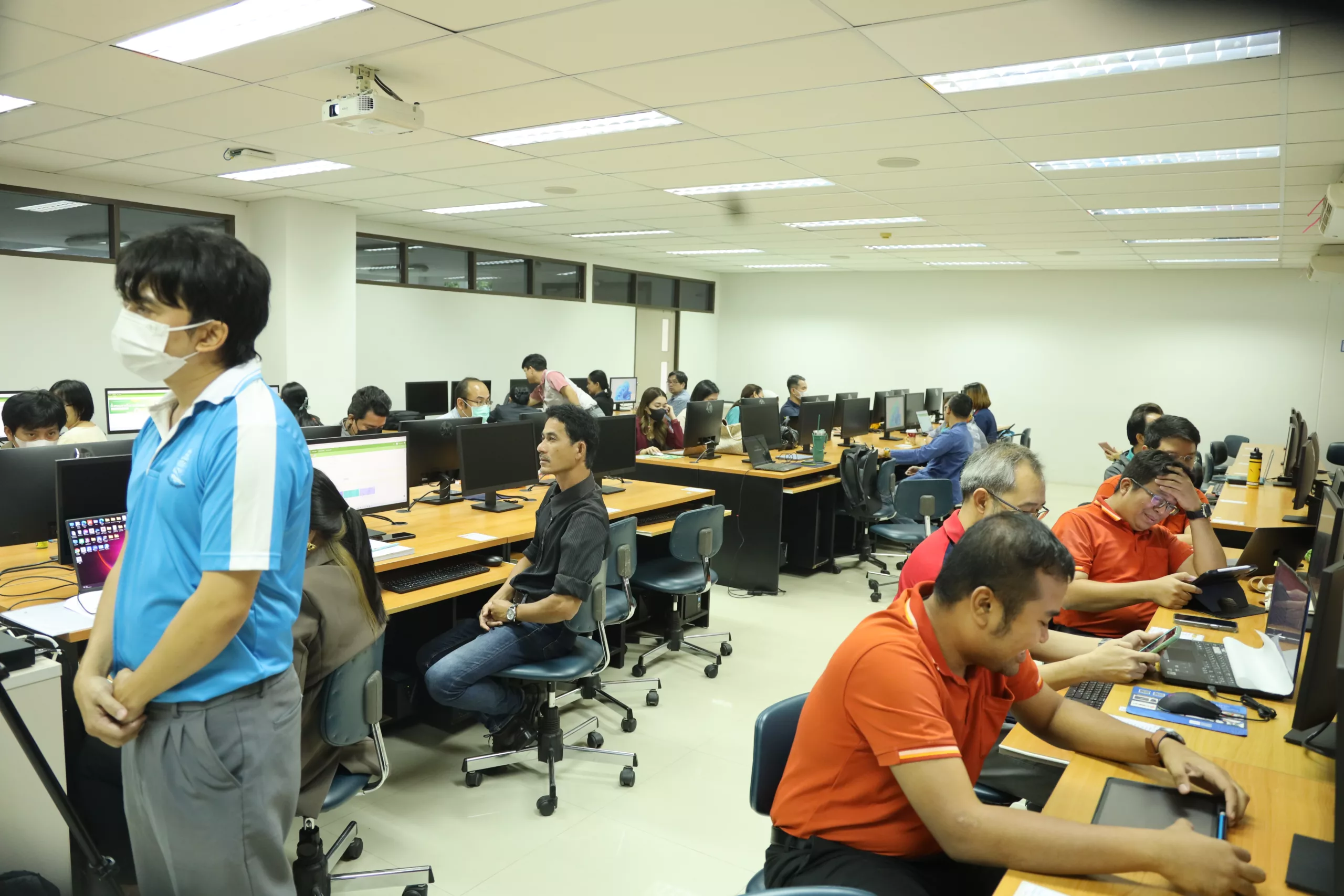 สำนักวิทยบริการเเละเทคโนโลยีสารสนเทศ จัดโครงการอบรมเชิงปฏิบัติการ การ ...