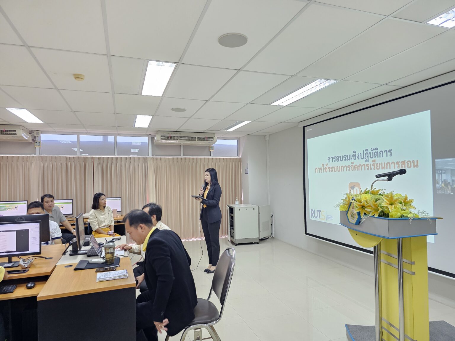 สำนักวิทยบริการฯ จัดโครงการอบรมเชิงปฏิบัติการ การใช้ระบบการจัดการเรียน ...